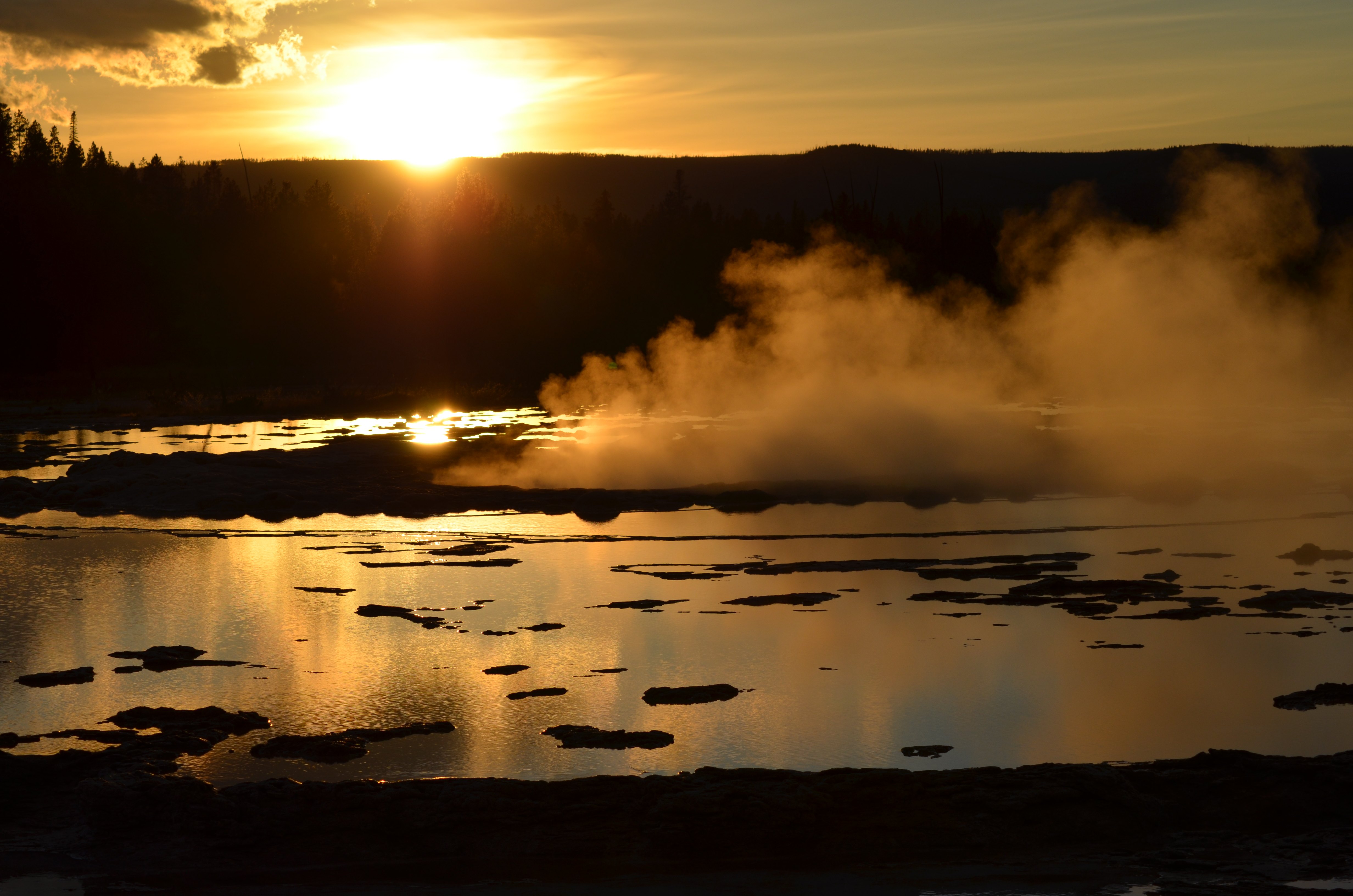 14_Yellowstone_Fall_geyser - taglicht media